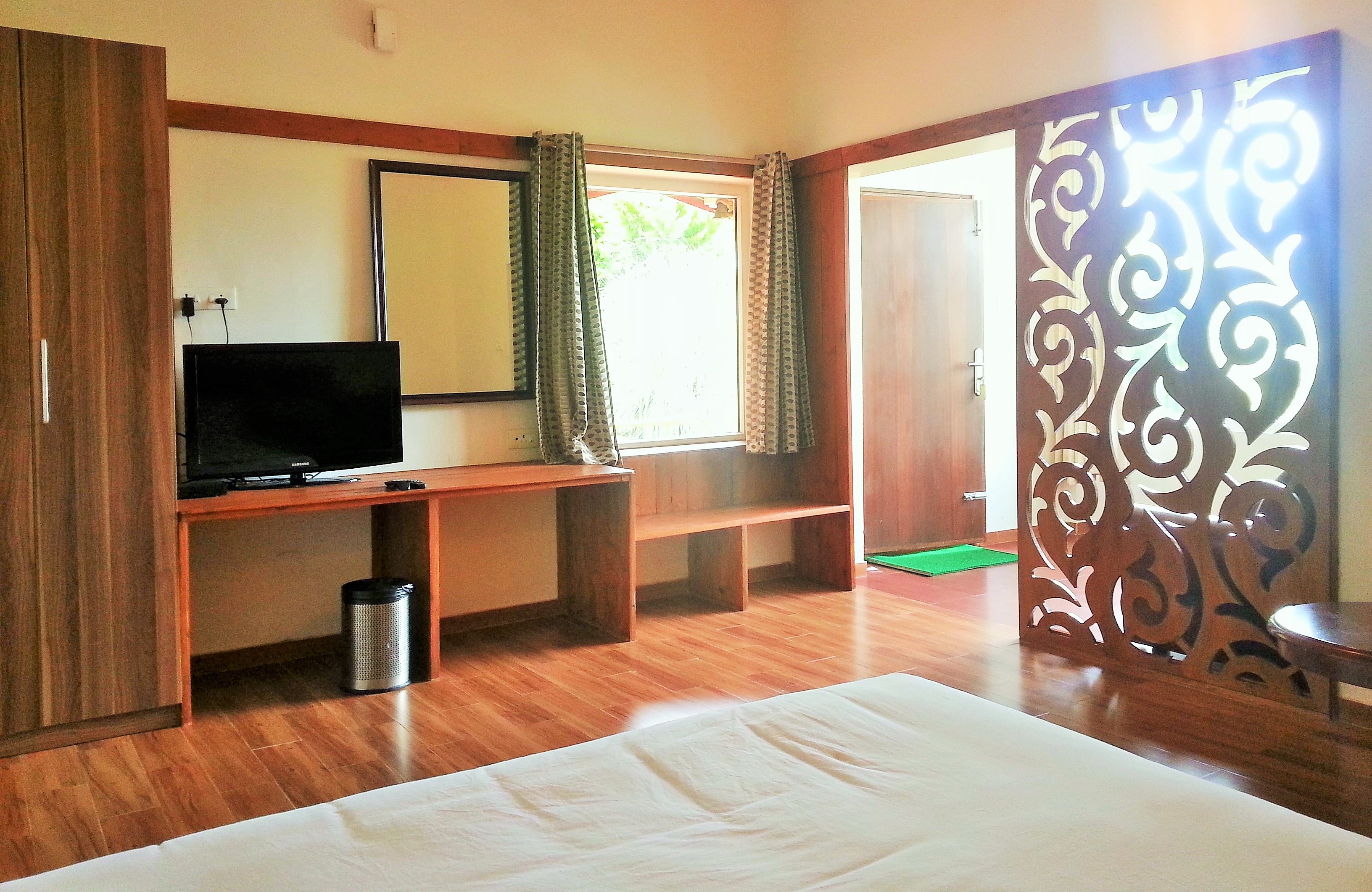 01-bed-inner - Ooty Homestays